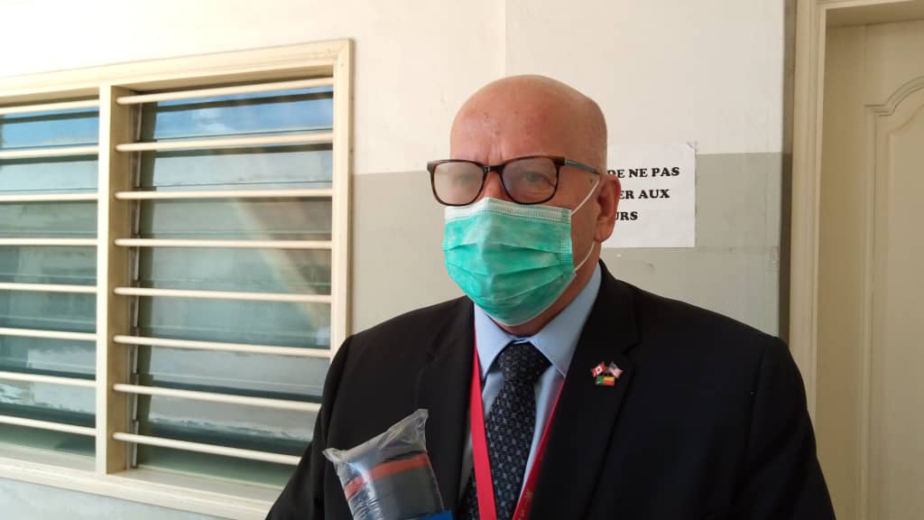 Le DG SBEE s’assure du respect des mesures d’hygiène dans les agences ...