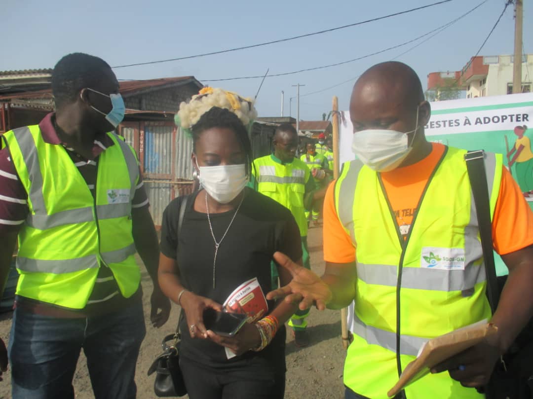 Pierre Dossa de SGDS-GN et Ikeass Sarl, en campagne de salubrité - Le ...