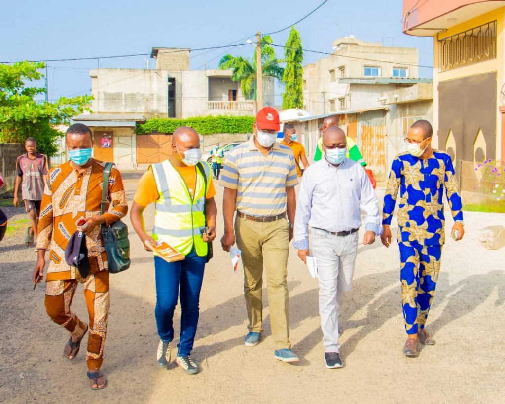 Pierre Dossa de SGDS-GN et Ikeass Sarl, en campagne de salubrité - Le ...